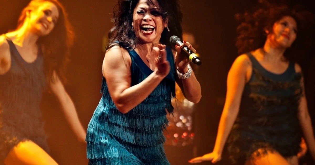 Tess D. Smith » Biografie, Fotos, Konzerte